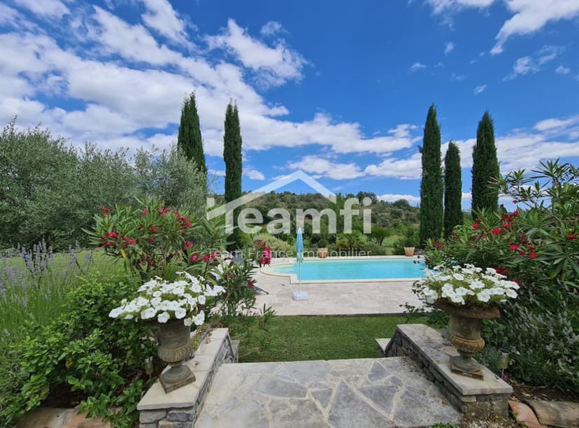 Mas en Pierre avec 2 Gîtes et piscine | Dwelly